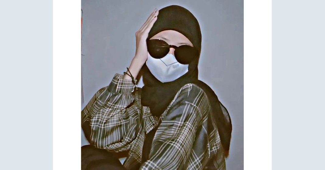 7 OOTD Hijab Pakai Masker dan Kacamata, Inspirasi Stylish - Blibli Friends 7 OOTD Hijab Pakai Masker dan Kacamata, Inspirasi Stylish - Blibli Friends